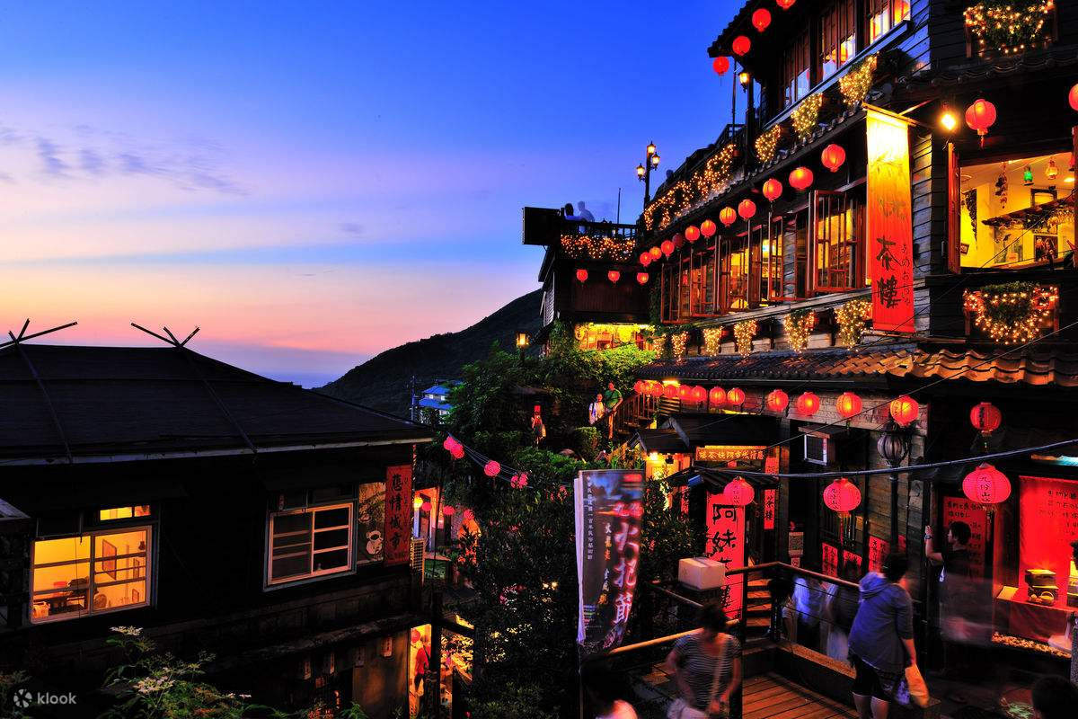 [Premium] 10:20 AM Yes Fox Township Taiwan Bus Tour Jiufen Night View ...